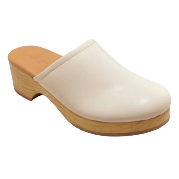 Universal Thread | Shoes | Nwt Universal Thread Magnolia Clogs | Poshmark